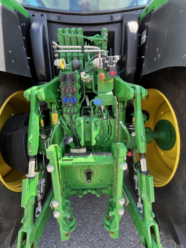 Traktor John Deere 6215R | Traktory | Agrobazar | E-shop | AGROZET ...
